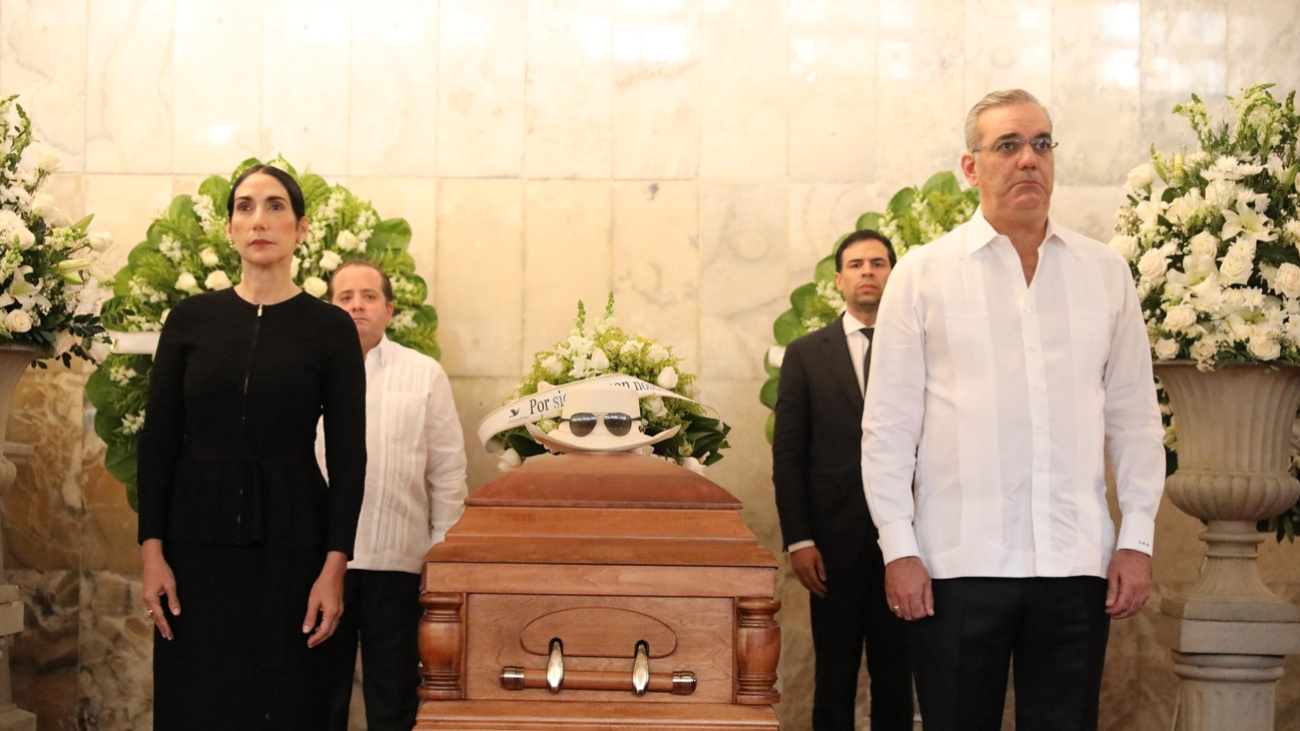Presidente Abinader asiste a homenaje póstumo del destacado merenguero Rubby Pérez | Presidencia ...